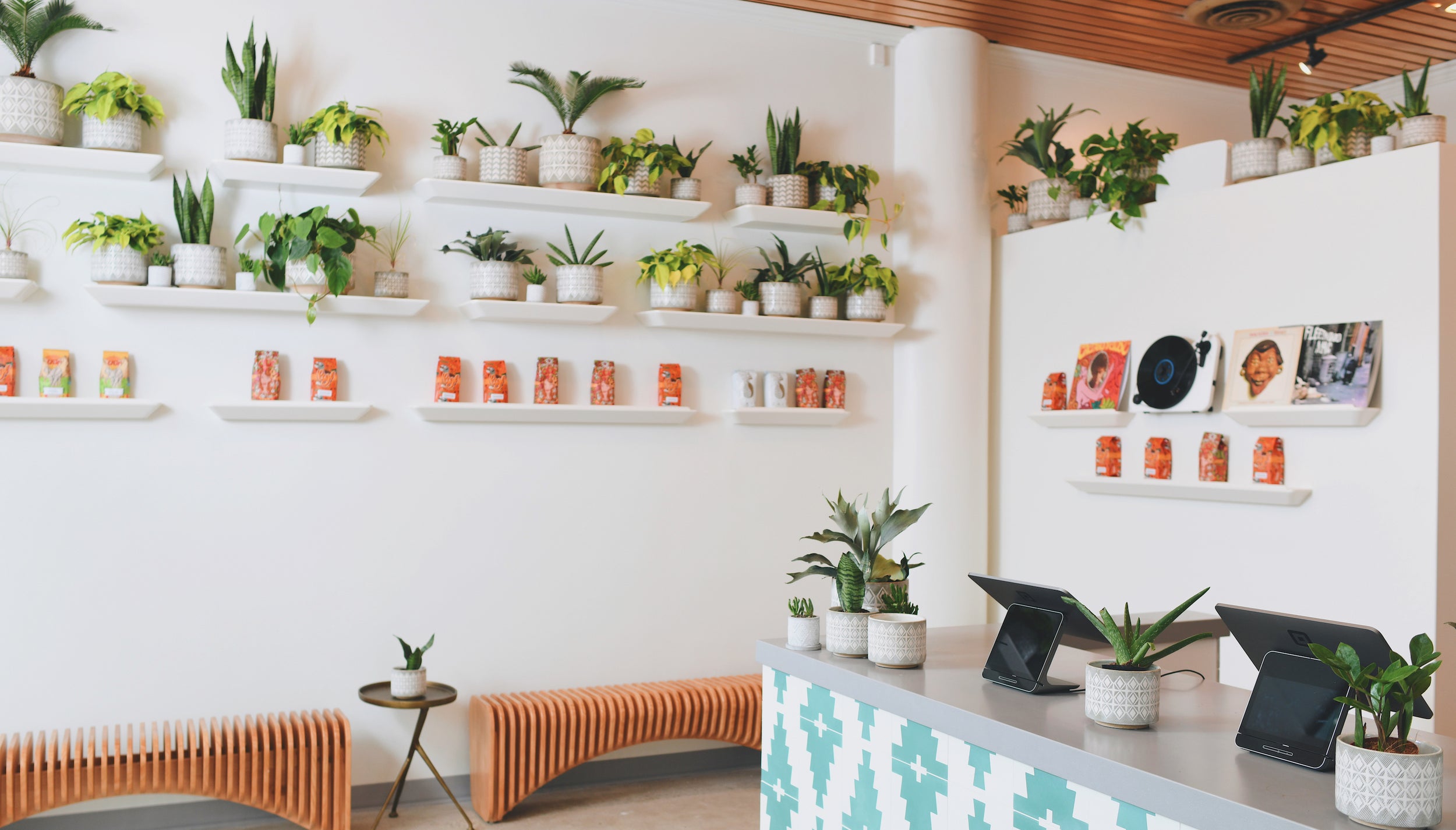 Downtown Santa Barba Coffee Shop | Cajé Coffee Roasters